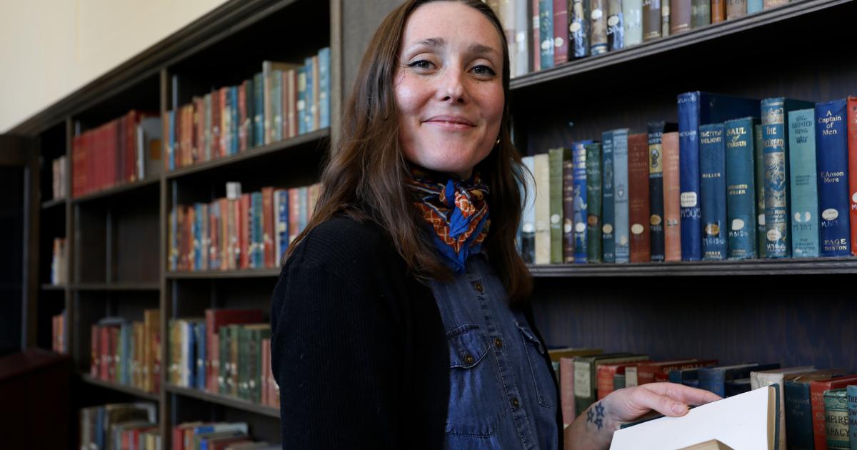 Meet Your Librarian—Instruction and Outreach Archivist | UO Libraries